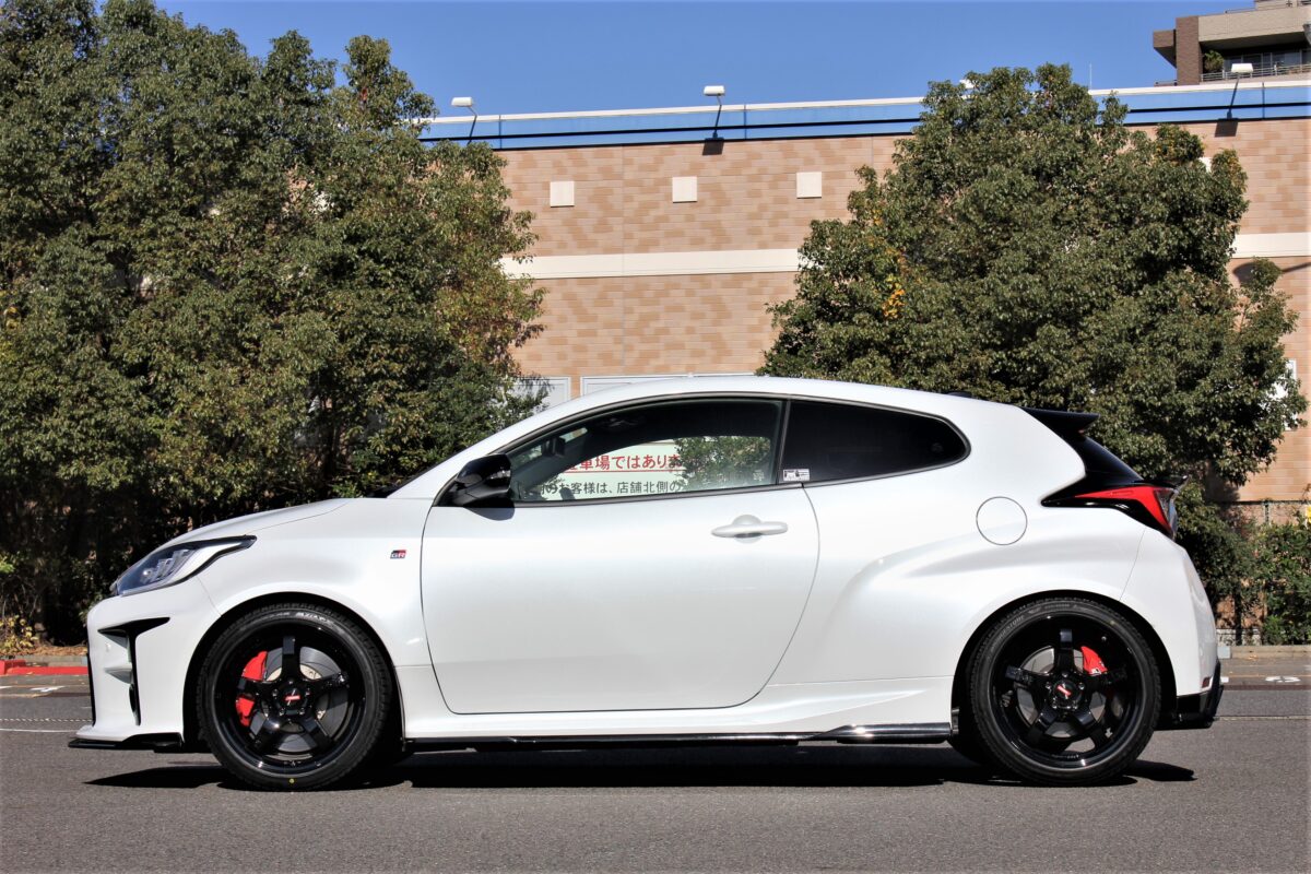 GRヤリスにRAYS Gram Lights 57CR×BLIZZAK VRX3を装着!! | GRヤリスにRAYS Gram Lights ...