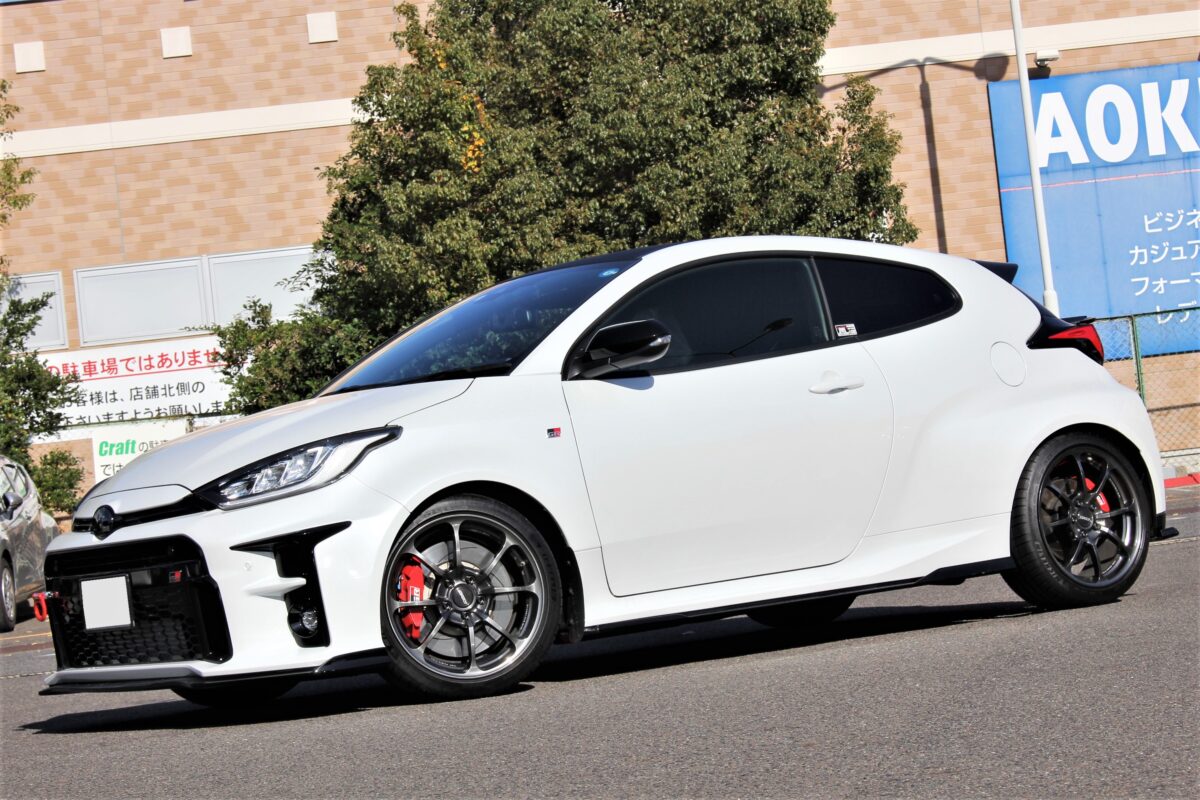 GRヤリスにRAYS Gram Lights 57CR×BLIZZAK VRX3を装着!! | GRヤリスにRAYS Gram Lights ...