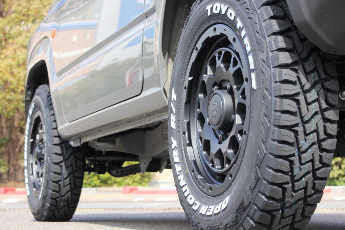 今日もジムニー！JB64にRAYS デイトナM9ブラックエディション×トーヨーオープンカントリーRT！ | 今日もジムニー！JB64にRAYS ...