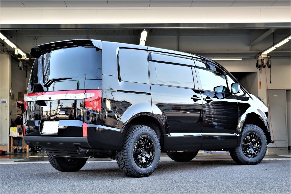 MITSUBISHI デリカD5 に RAYS デイトナ FDX-F7 装着 。X-Fang アンチロールサスでリフトアップ！ | 多治見店 ...