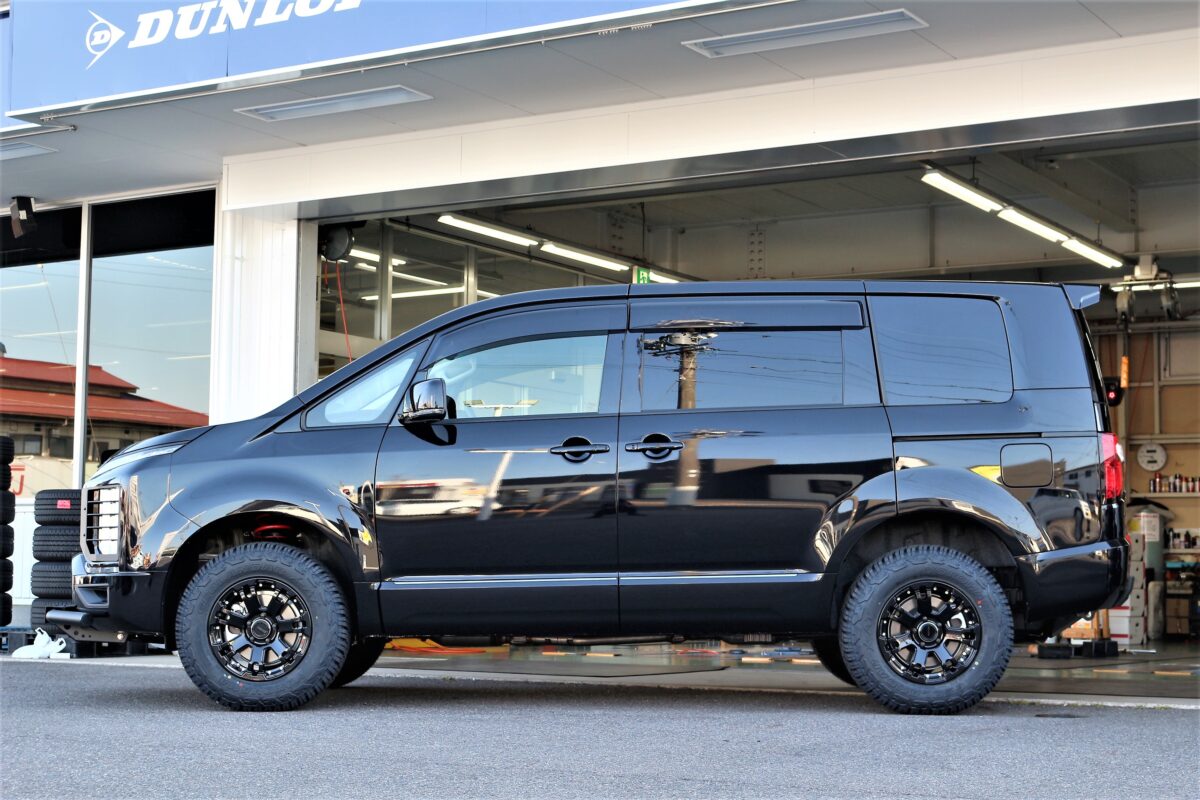 MITSUBISHI デリカD5 に RAYS デイトナ FDX-F7 装着 。X-Fang アンチロールサスでリフトアップ！ | 多治見店 ...